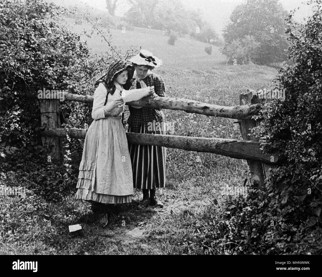 Rustic country gate hi-res stock photography and images - Alamy