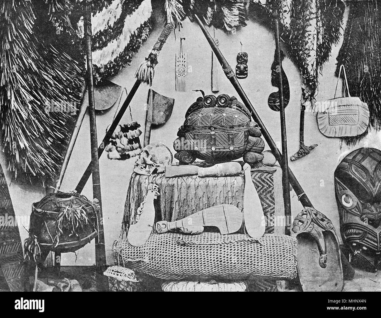 New zealand flax basket hi-res stock photography and images - Alamy