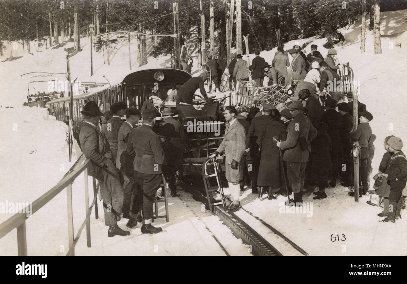 Holidaymakers on cog train, Wengen, Bern, Switzerland Stock Photo - Alamy