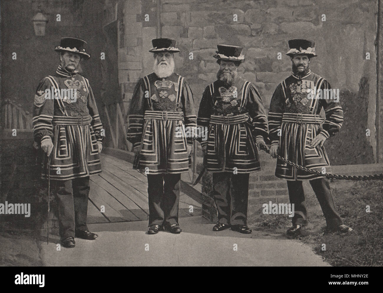 Yeomen of the guard hi-res stock photography and images - Alamy