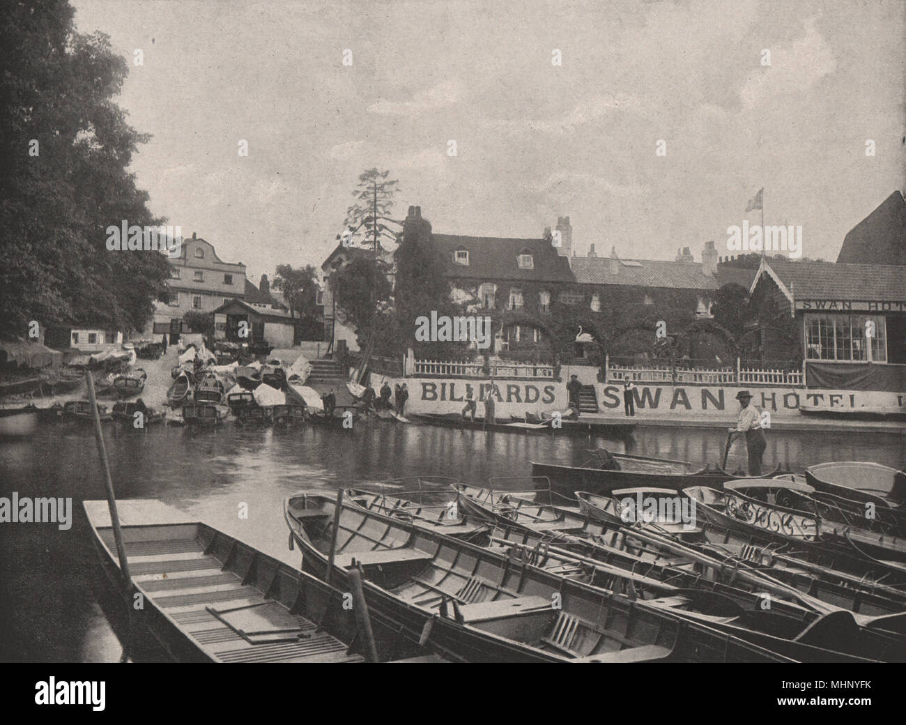 Thames ditton surrey hi-res stock photography and images - Alamy