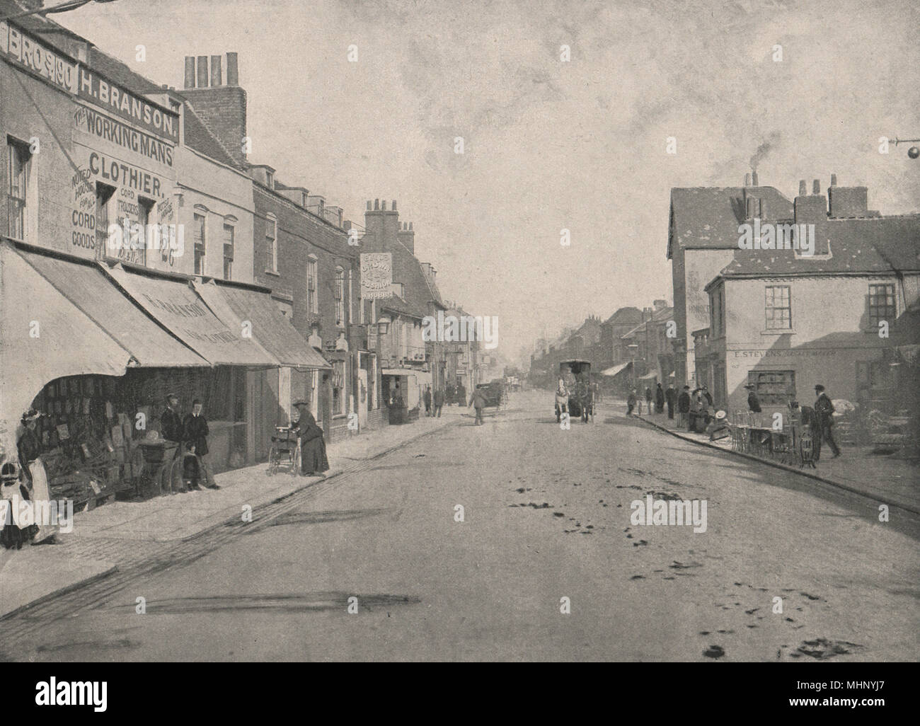 High Street Hounslow London Stock Photos & High Street Hounslow London ...