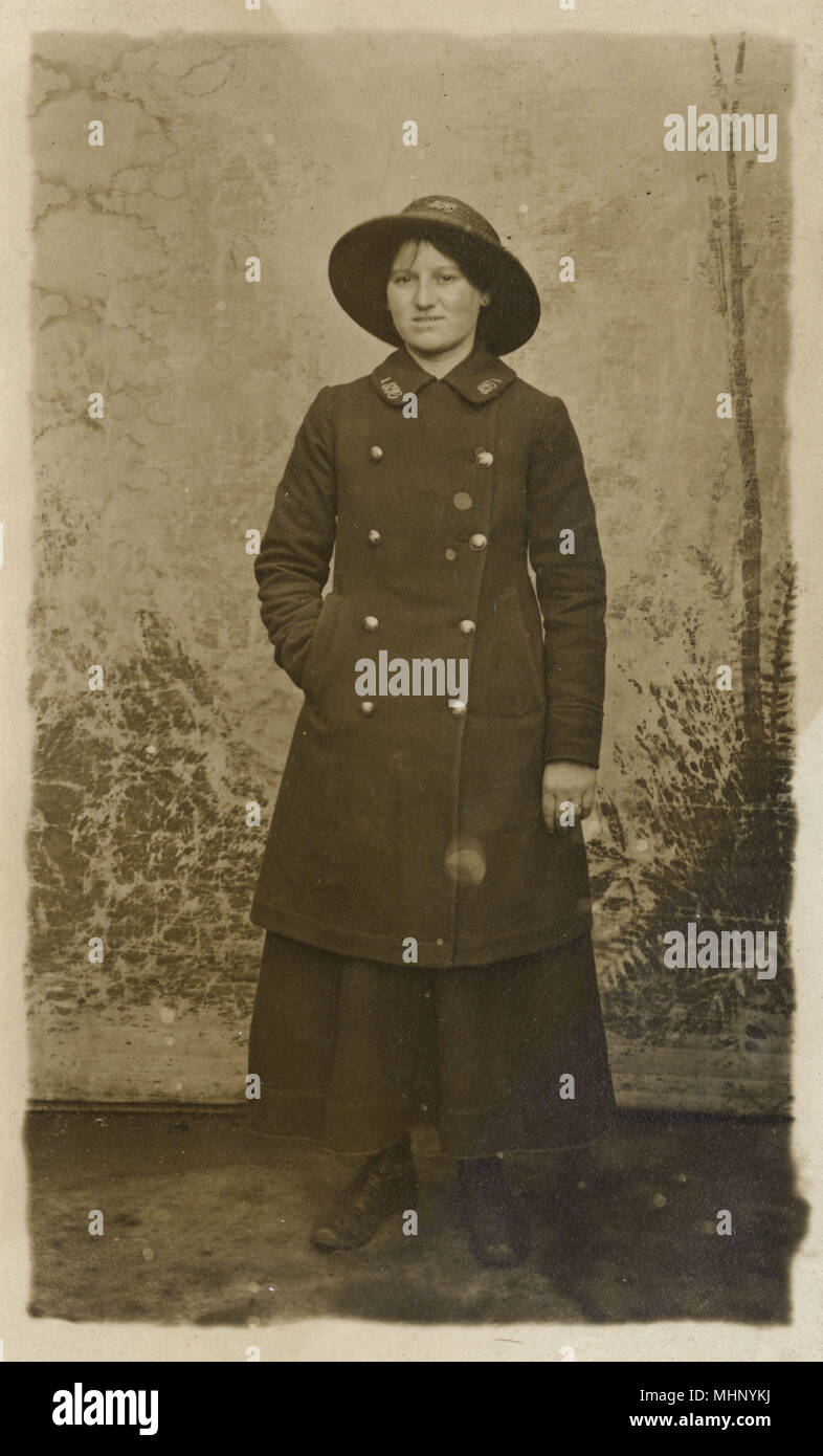 Uniform with buttons hi-res stock photography and images - Alamy