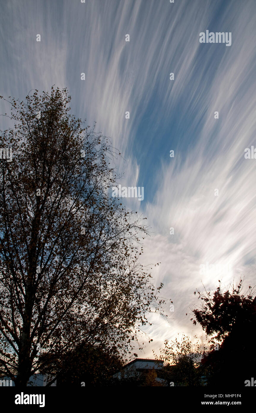 Cirrus high cloud hi-res stock photography and images - Alamy