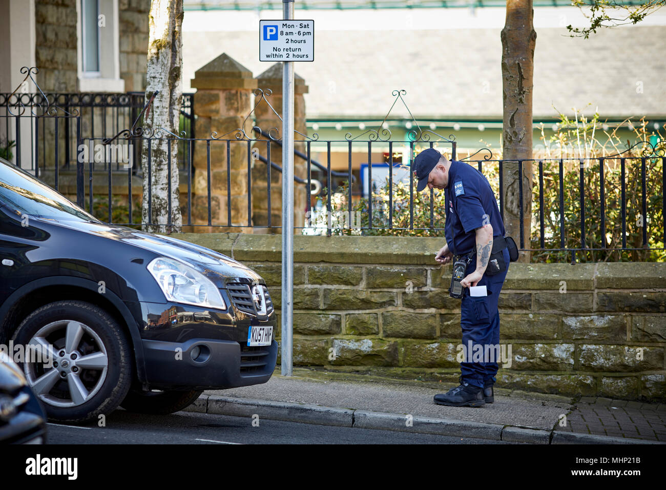 Traffic warden civil enforcement officer hi-res stock photography and ...