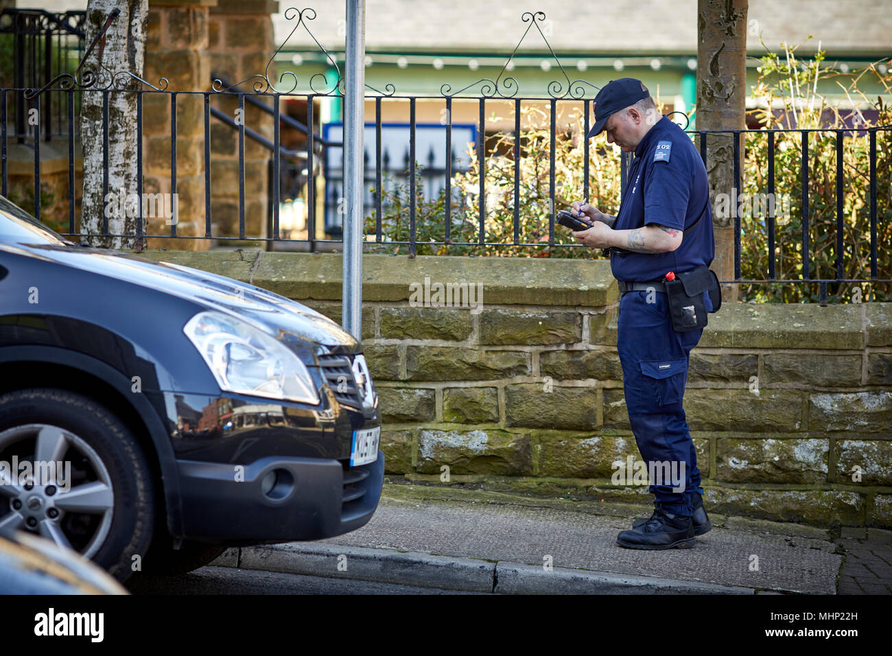 Traffic warden civil enforcement officer hi-res stock photography and ...