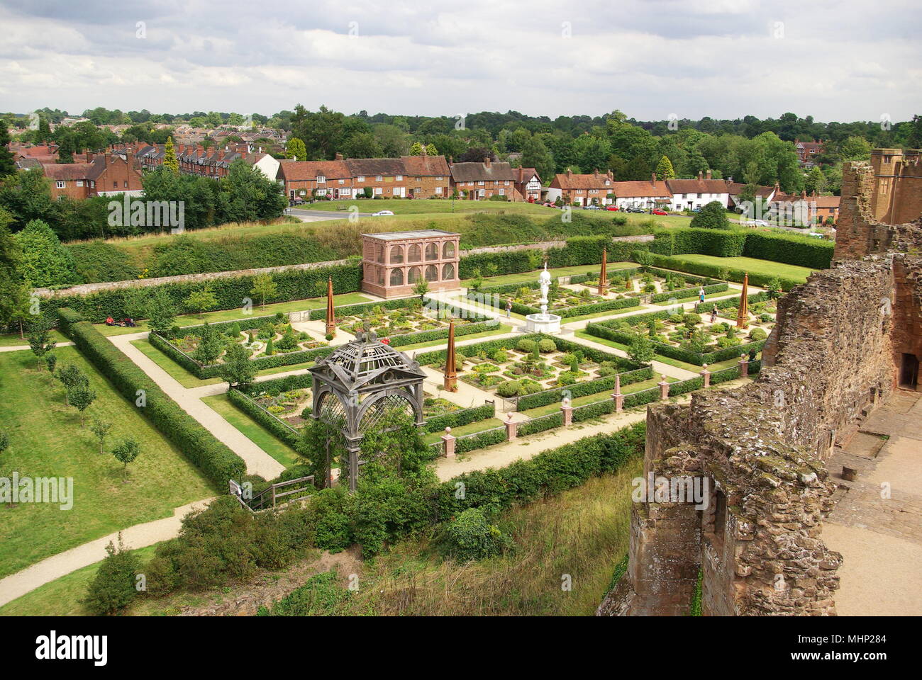 Aerial view of the Elizabethan garden at Kenilworth Castle ...