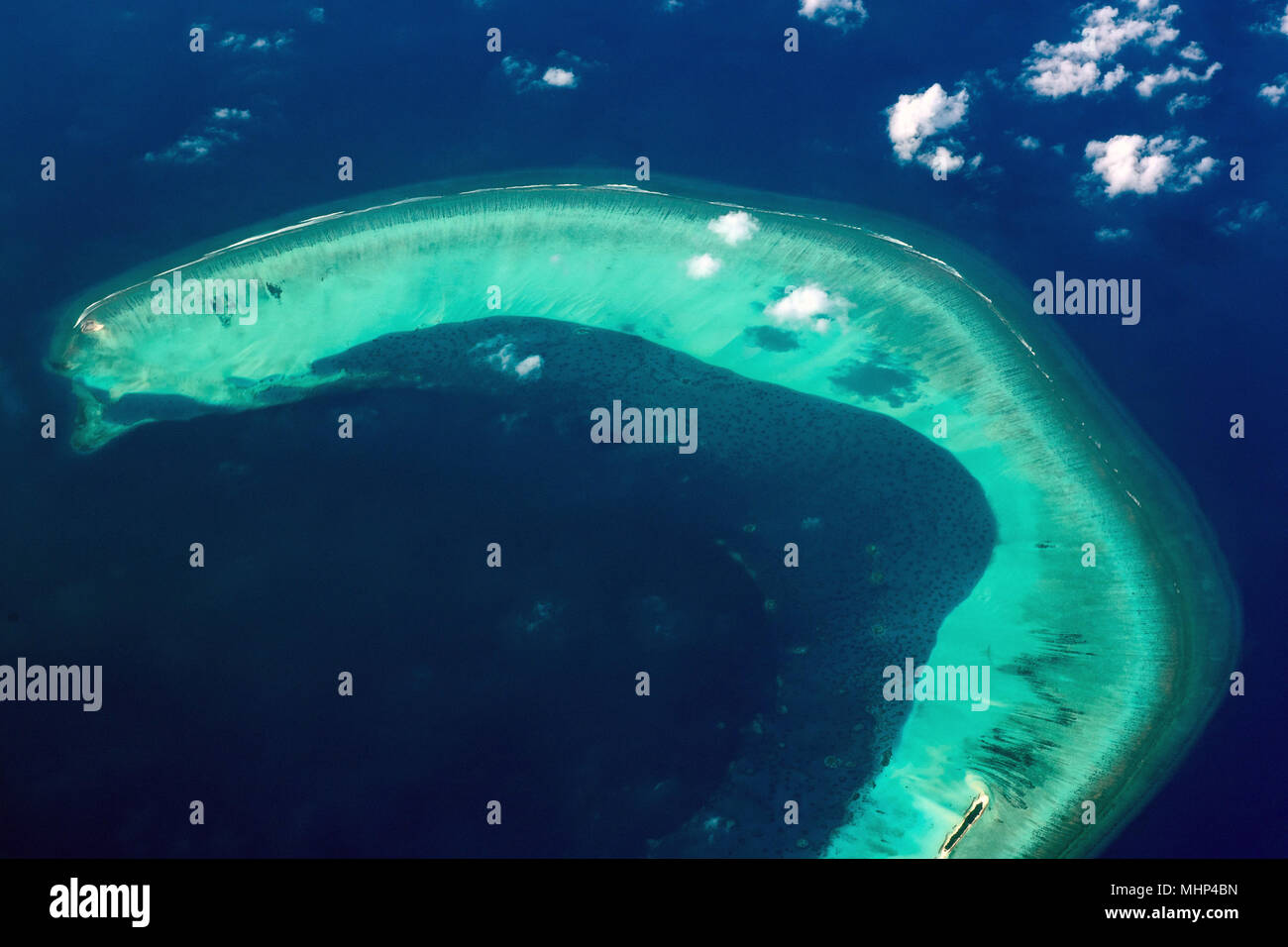 maldives atoll aerial panorama blue water reef Stock Photo - Alamy