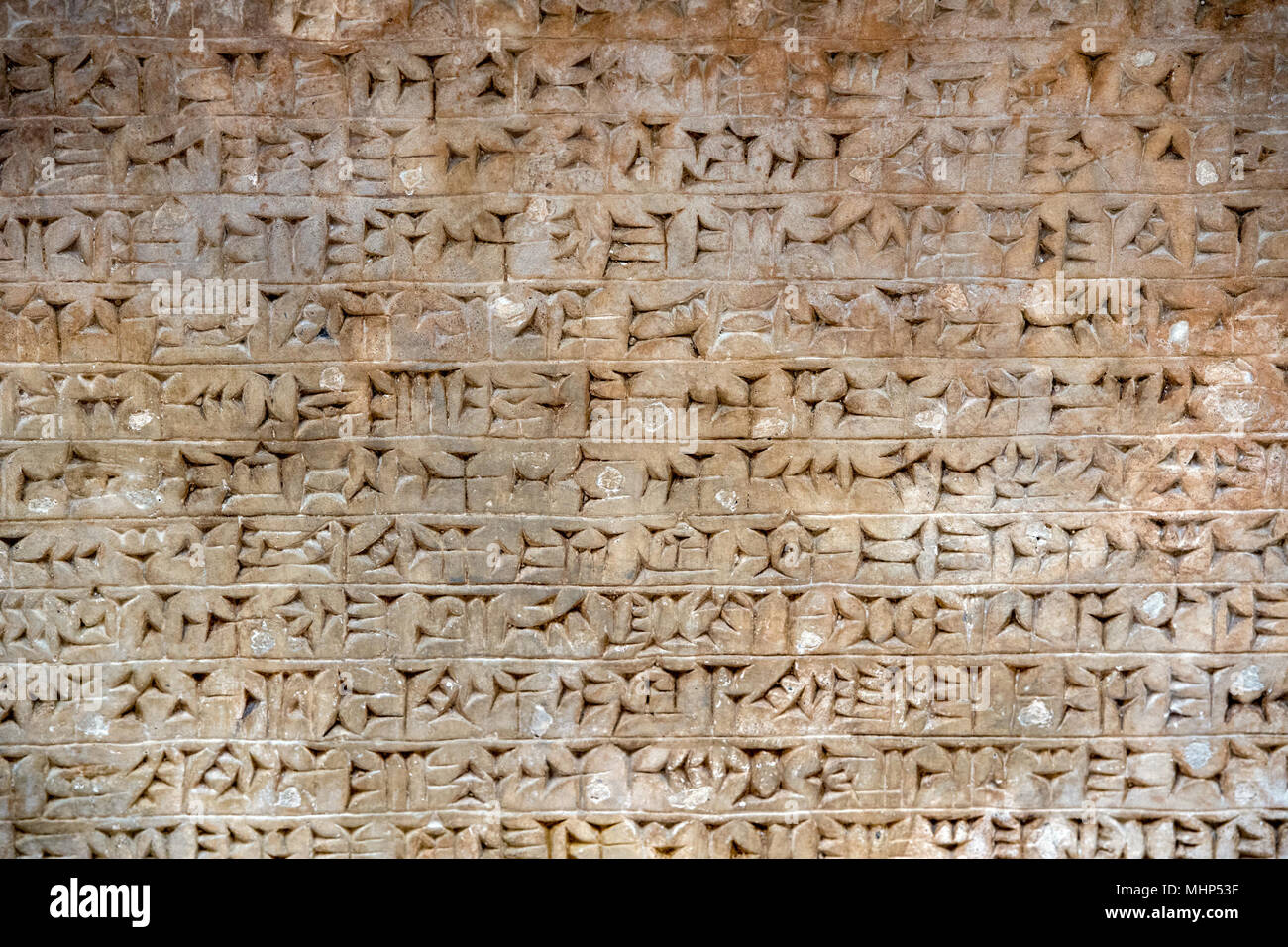Babylonian clay tablet hi-res stock photography and images - Alamy