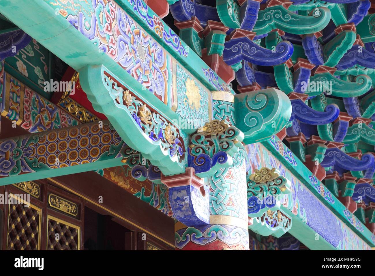 Buddhist Temple details and decorations (Yuantong Temple - Kunming ...