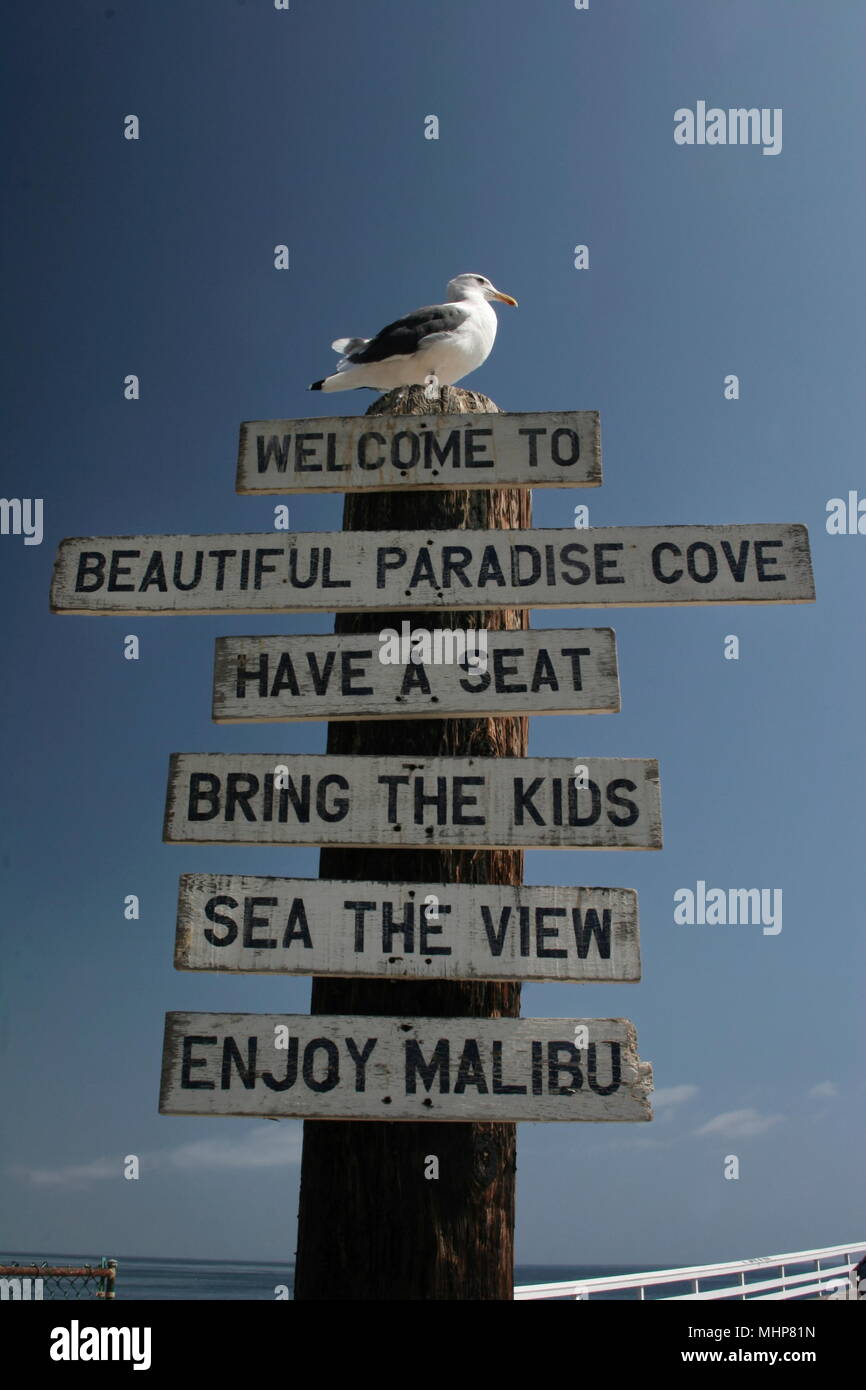 Paradise cove sign hi-res stock photography and images - Alamy