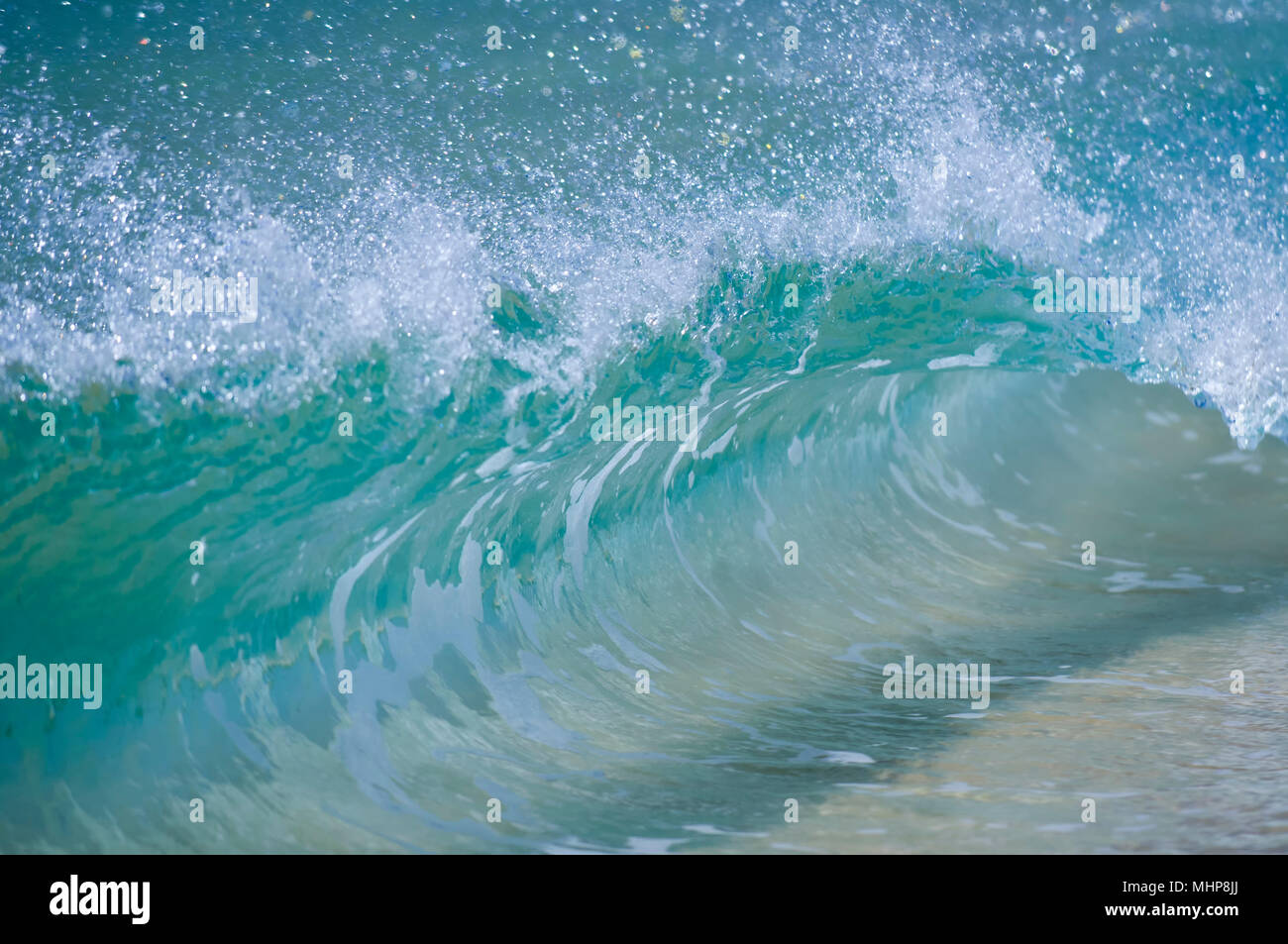 Wave smashing hi-res stock photography and images - Alamy