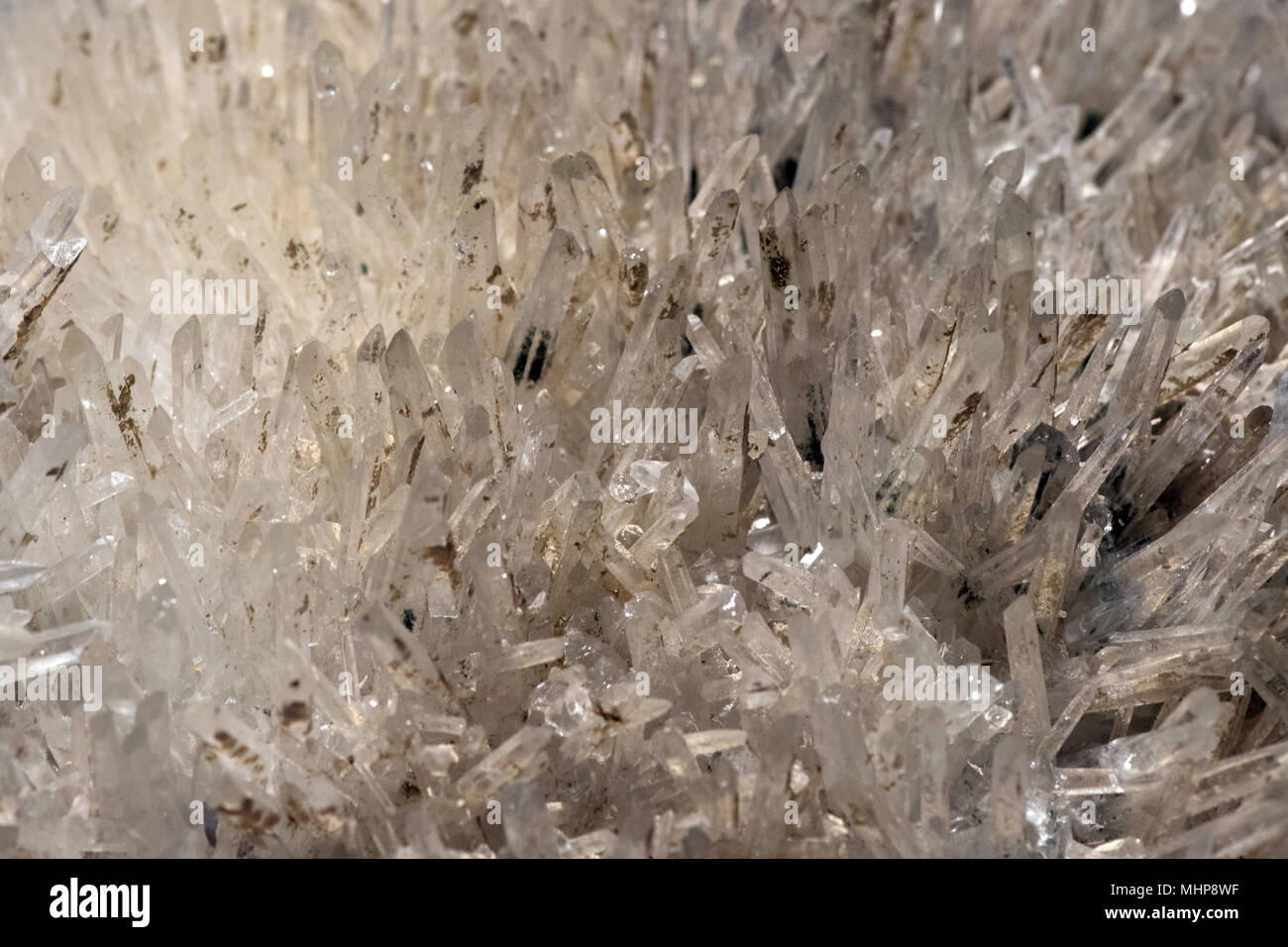 quartz rock macro detail close up Stock Photo - Alamy