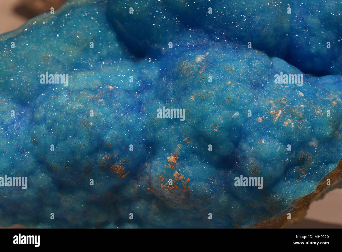 Emimorfite blue rockdetail macro Stock Photo - Alamy