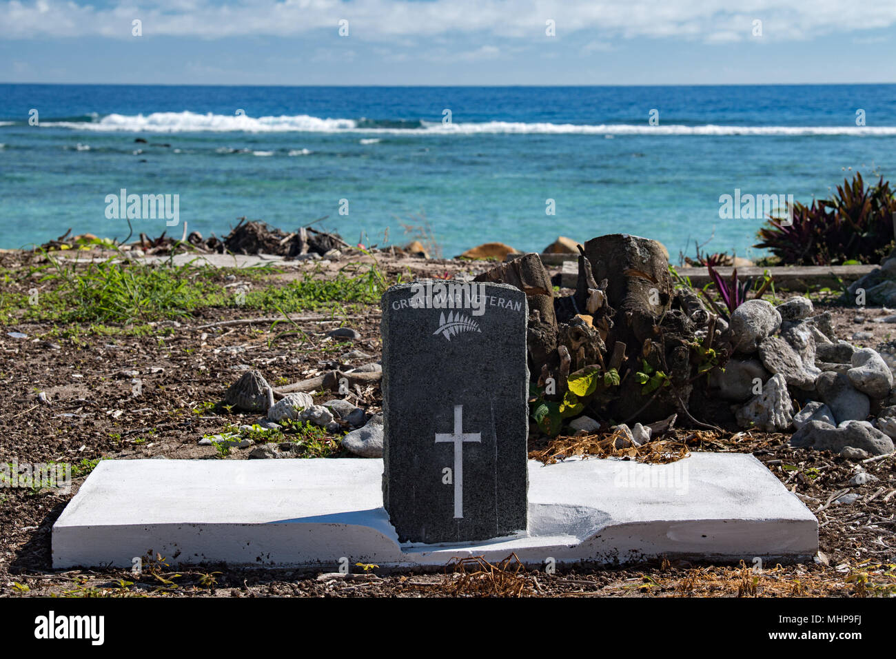 Great war veteran tomb in Cemetery on tropical pacific ocean beach ...