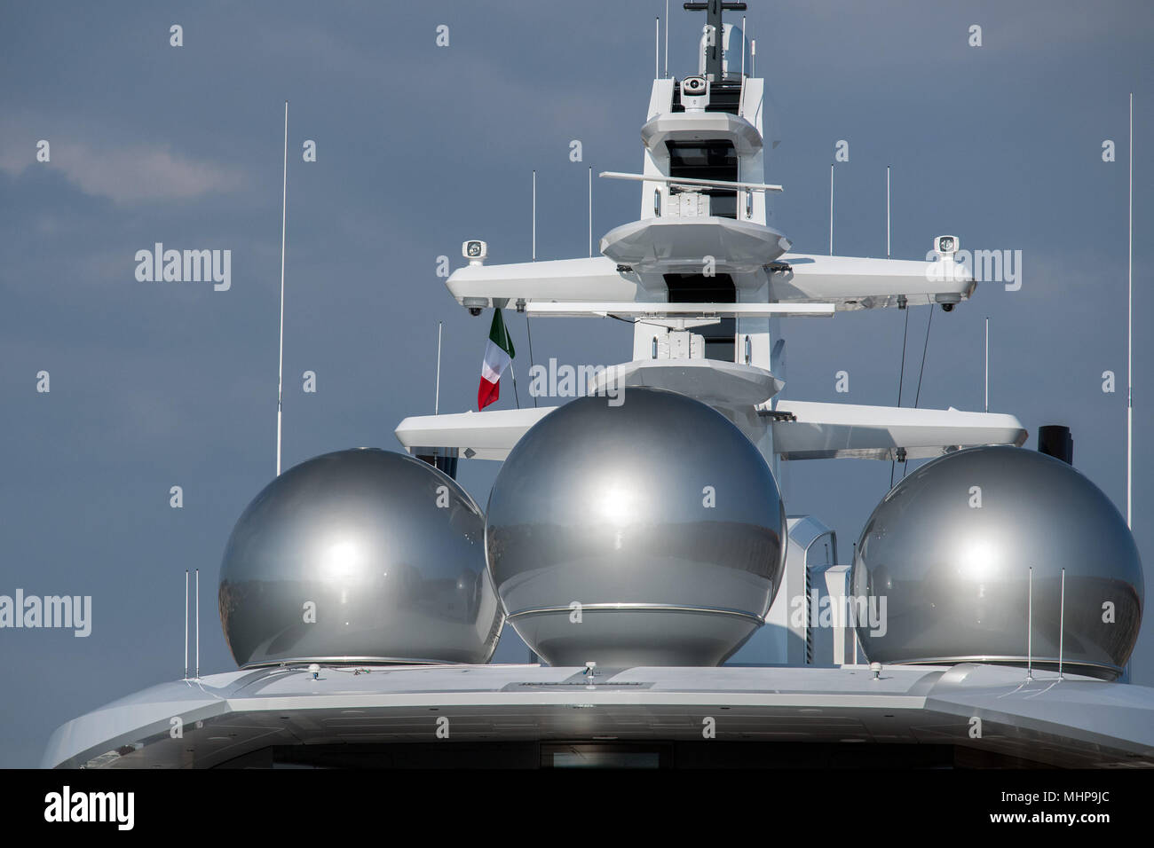 Radar screen boat hi-res stock photography and images - Alamy