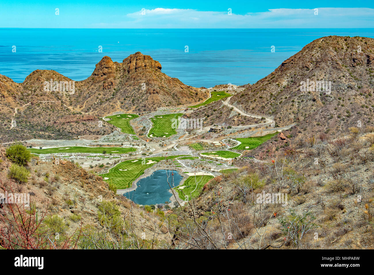 Aerial desert golf hi-res stock photography and images - Alamy