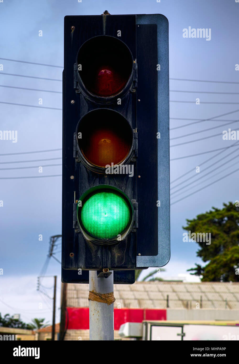 Green traffic light hi-res stock photography and images - Alamy