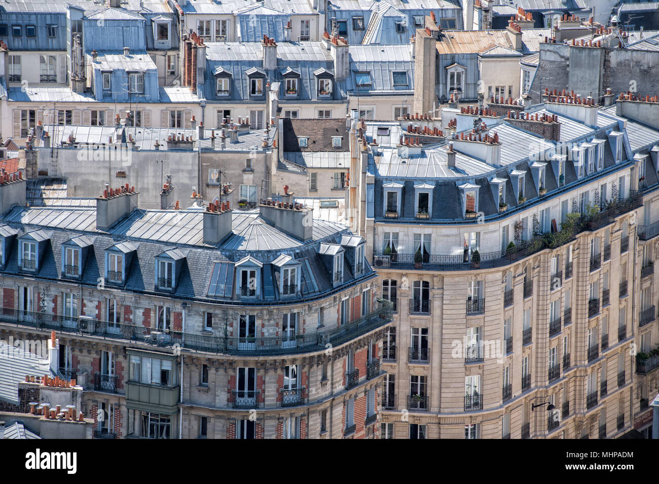 Paris roofs hi-res stock photography and images - Alamy