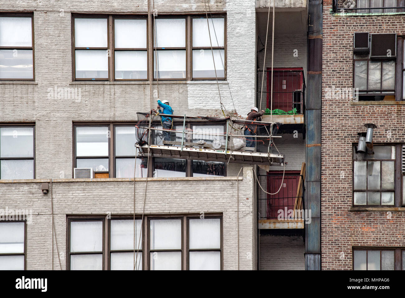 Restoring building hi-res stock photography and images - Alamy