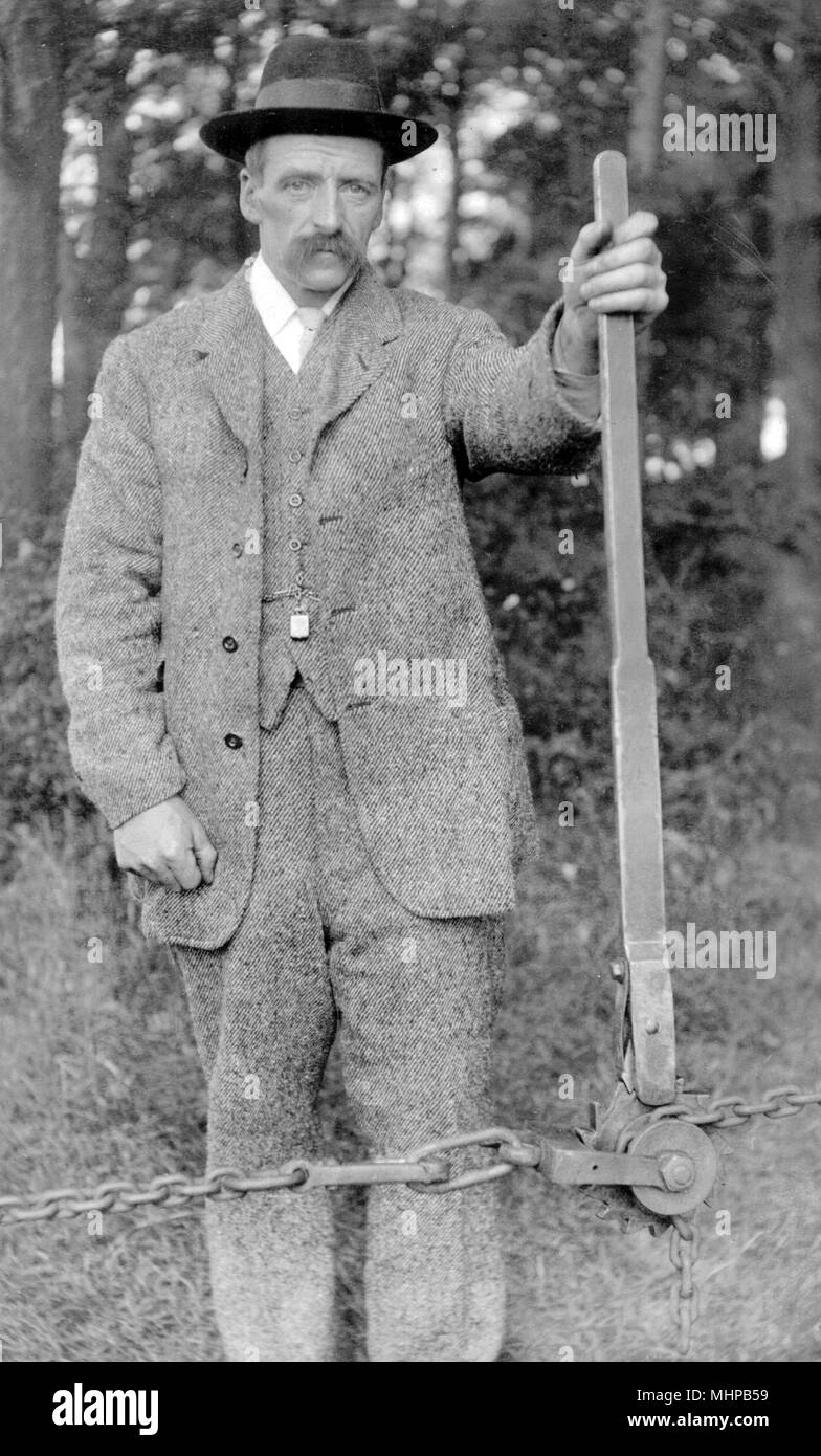 Edwardian man hi-res stock photography and images - Alamy