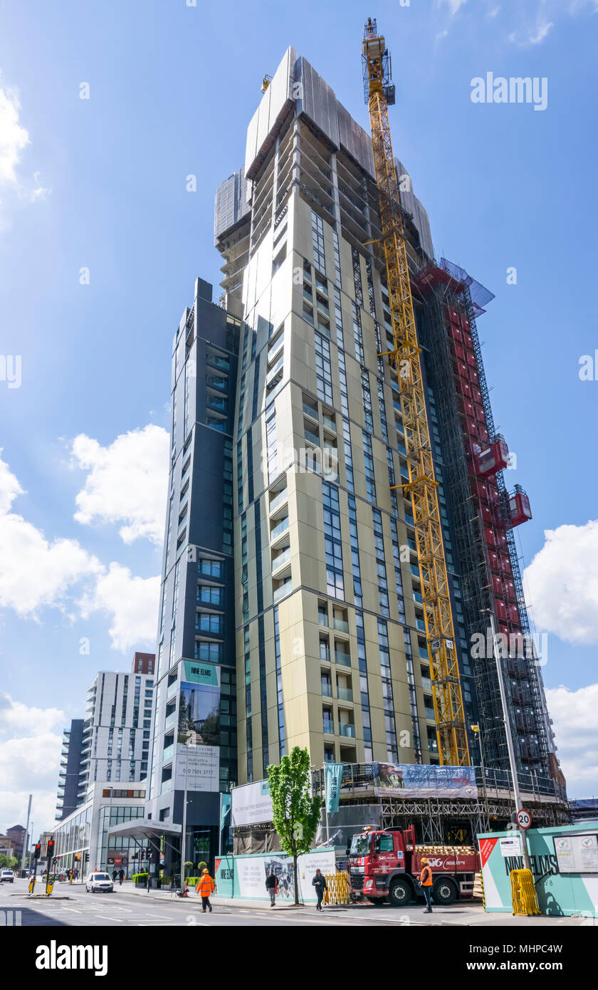 Nine elms skyscrapers hi-res stock photography and images - Alamy
