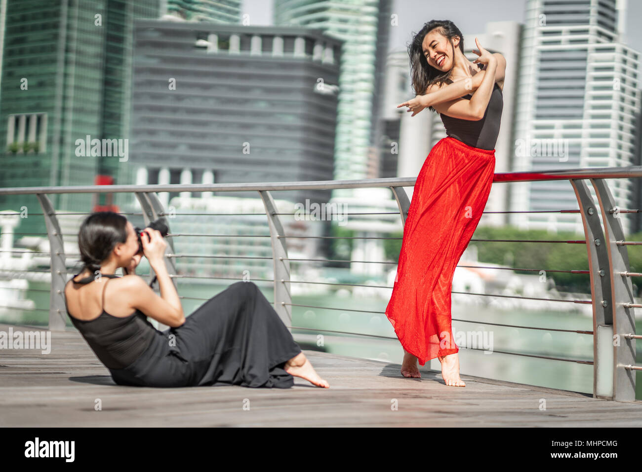 Beautiful girls having fun hi-res stock photography and images - Alamy