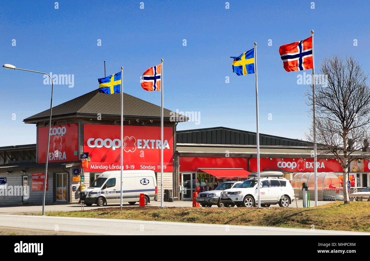 Coop shop supermarket food store hi-res stock photography and images ...