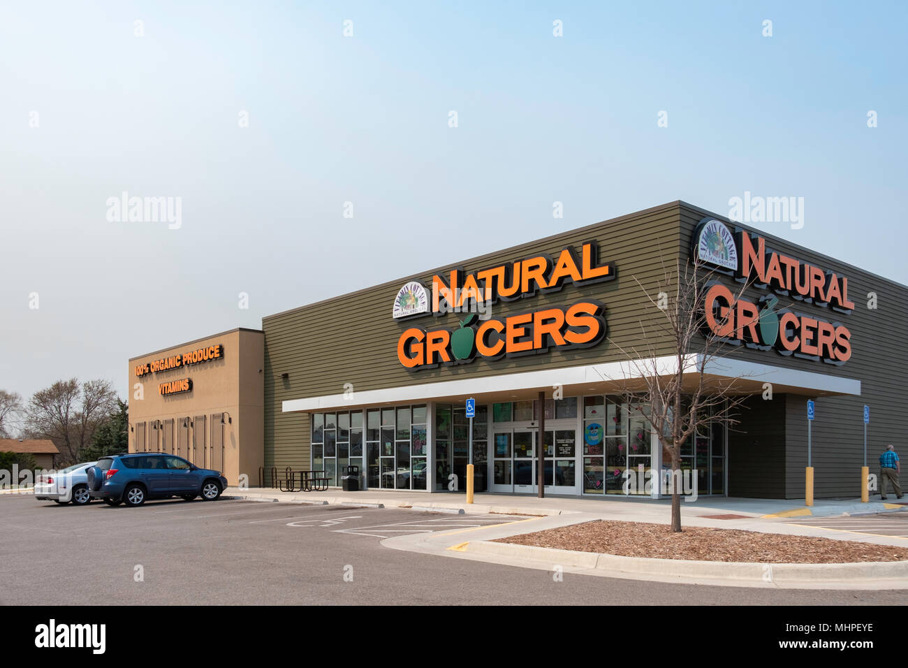 Grocery entrance storefront hi-res stock photography and images - Alamy