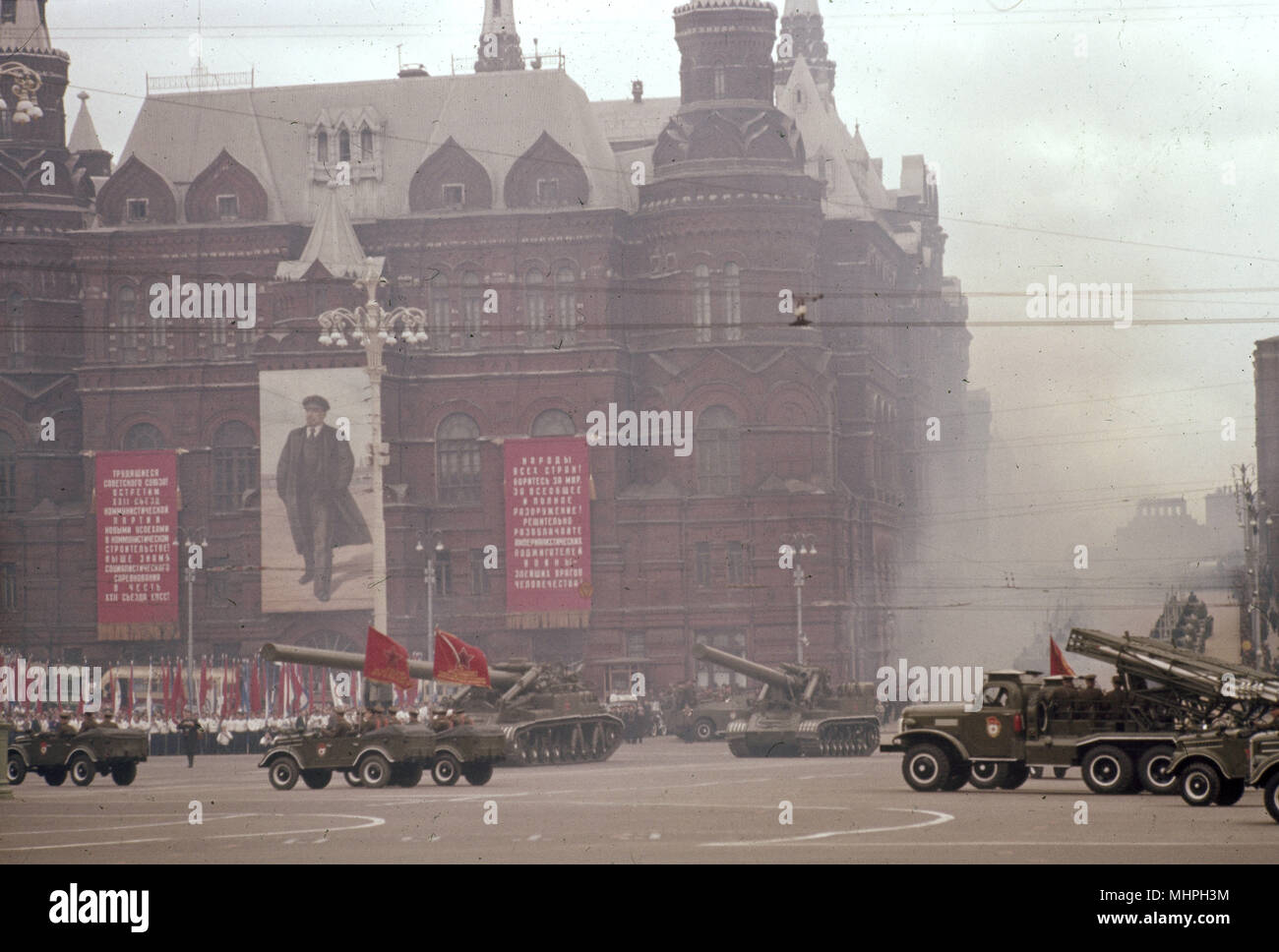 May day russia military parade hi-res stock photography and images - Alamy