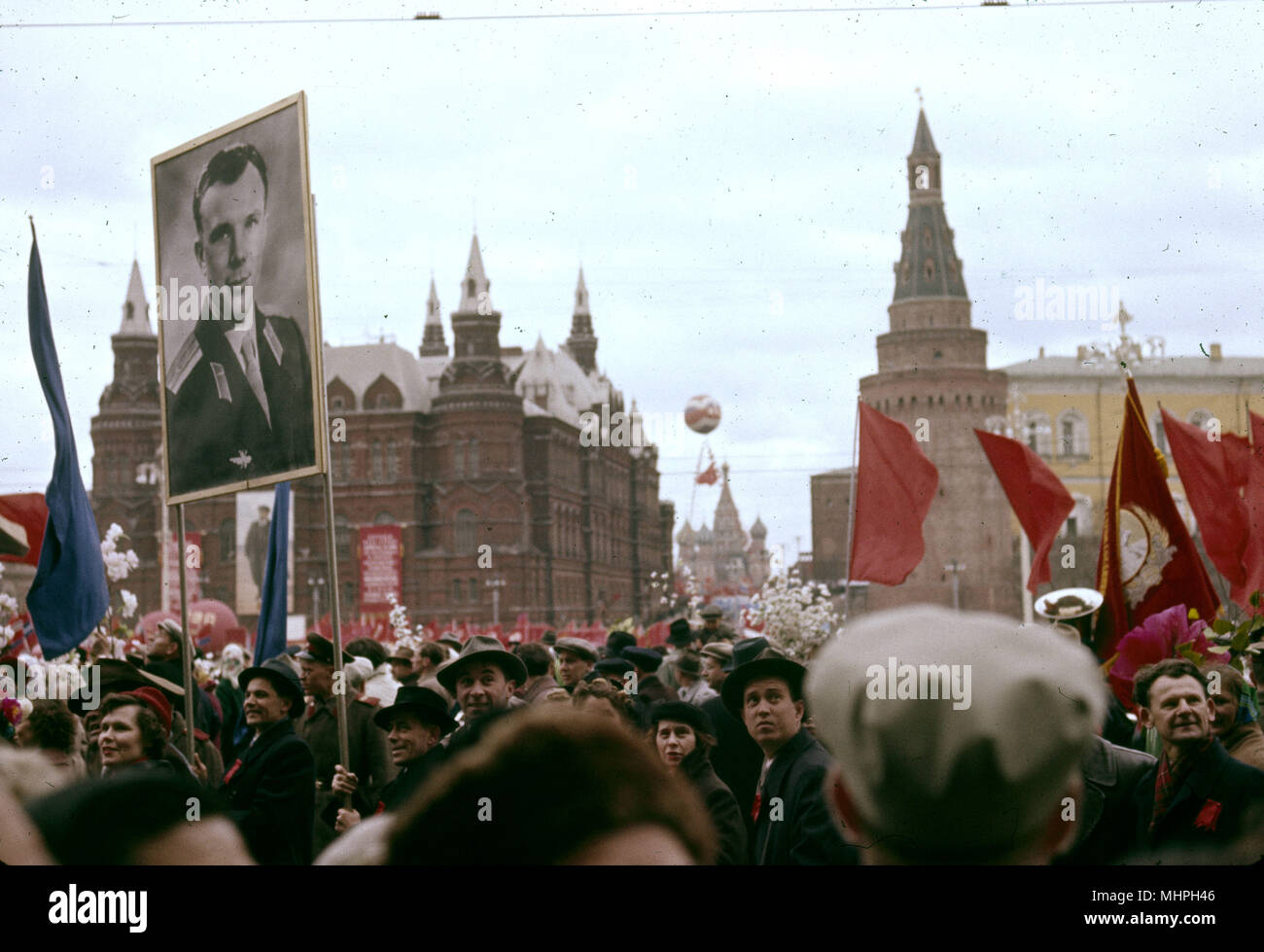 Astronaut on street hi-res stock photography and images - Alamy