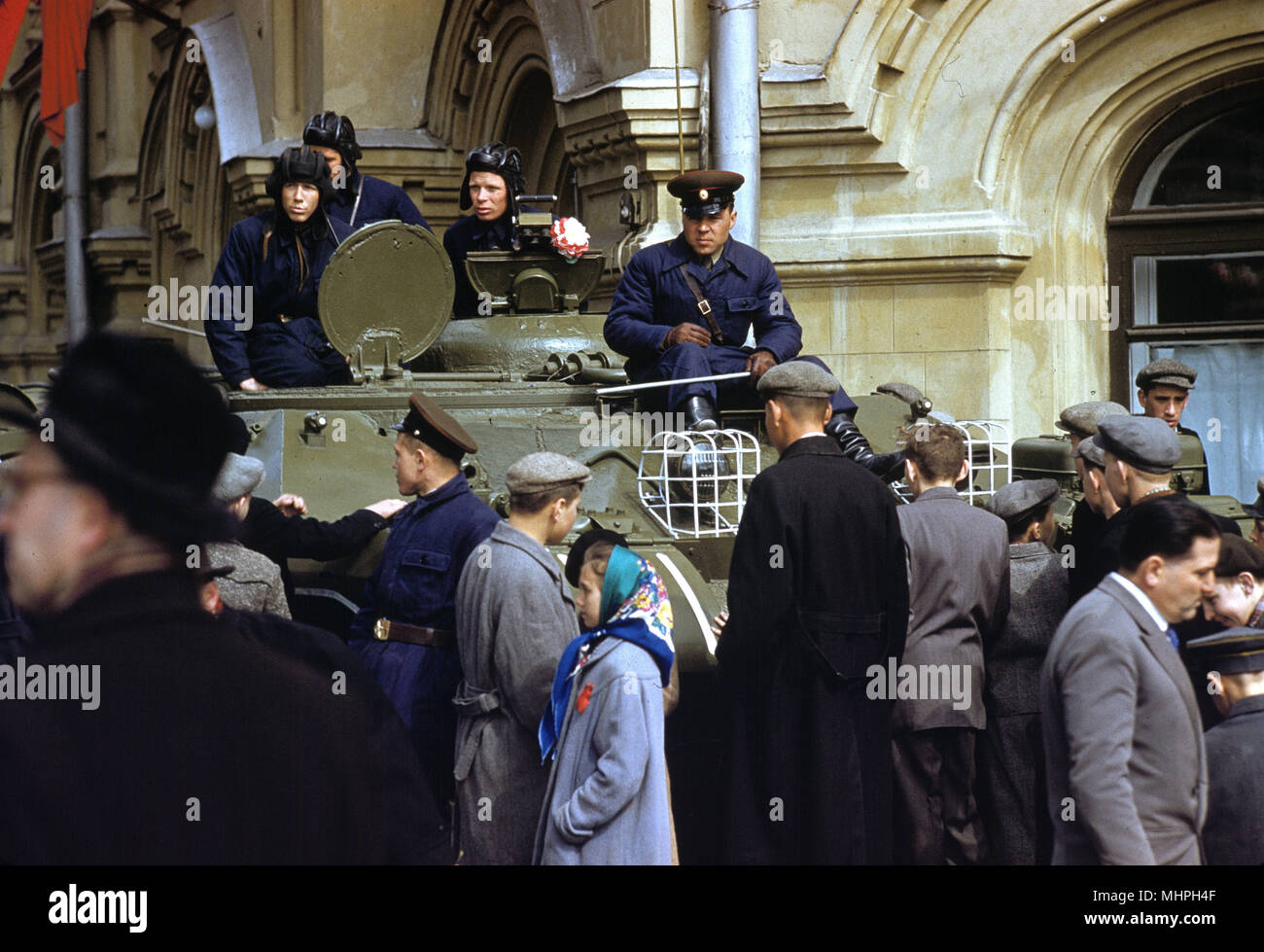 Russian soldiers on parade hi-res stock photography and images - Alamy