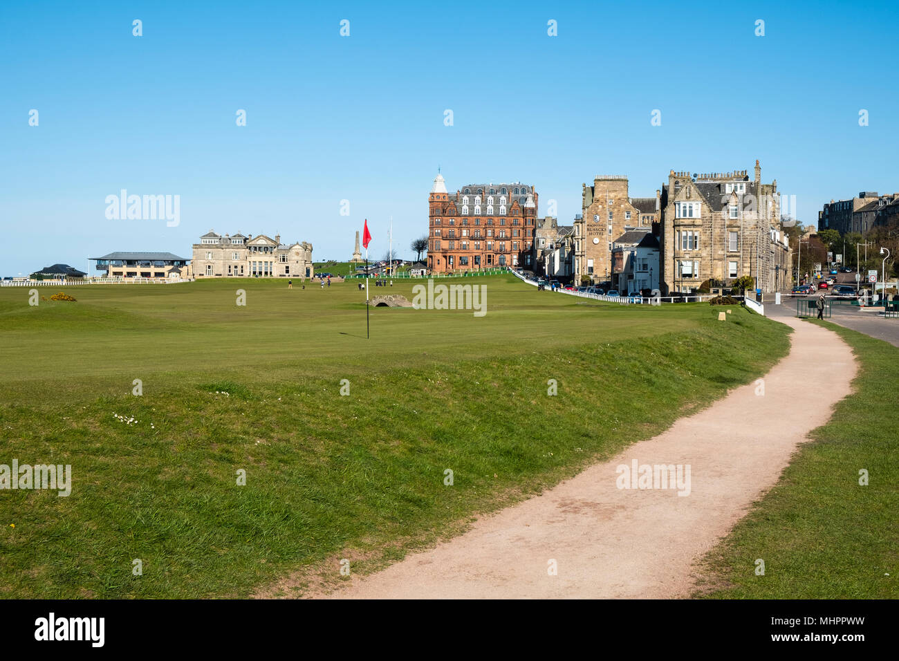 St andrews road hole hi-res stock photography and images - Alamy