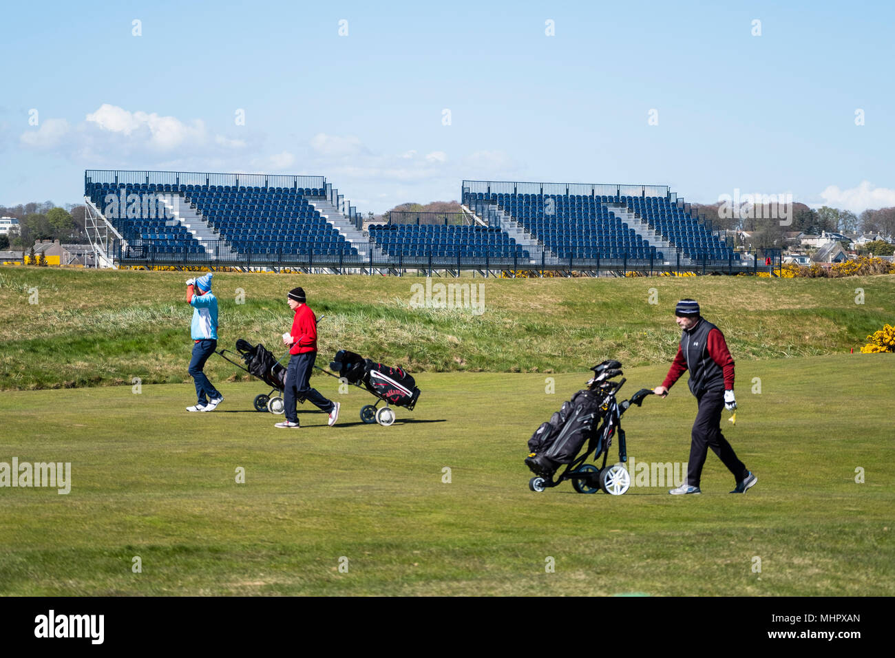 Spectator stands hi-res stock photography and images - Alamy