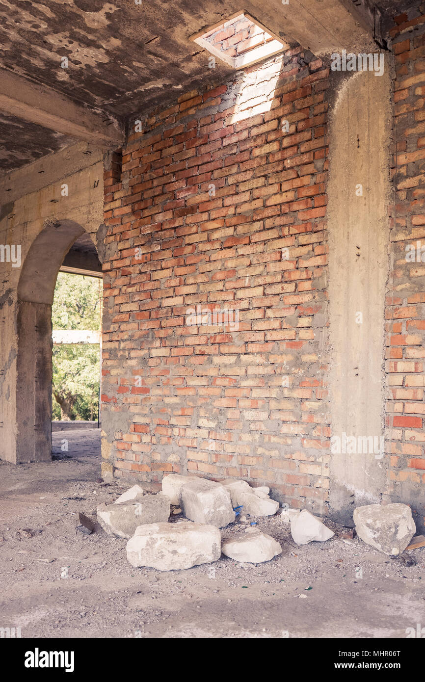 Pile stones shell building hi-res stock photography and images - Alamy