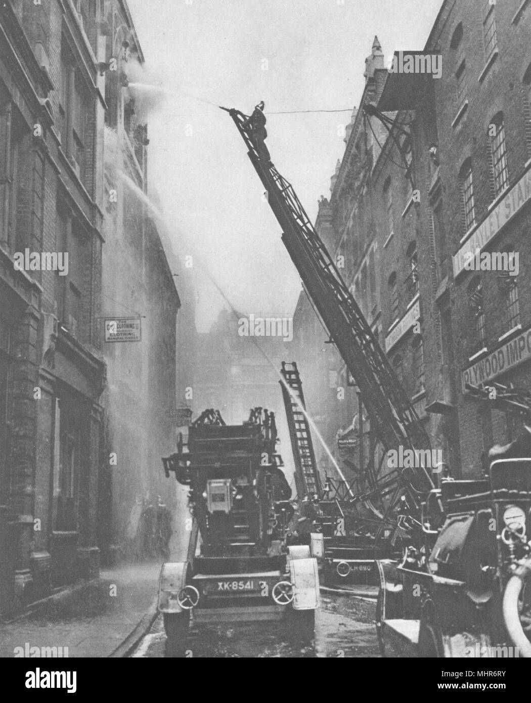 LONDON. How the London fire brigade comes to grips with its Enemy 1926 ...