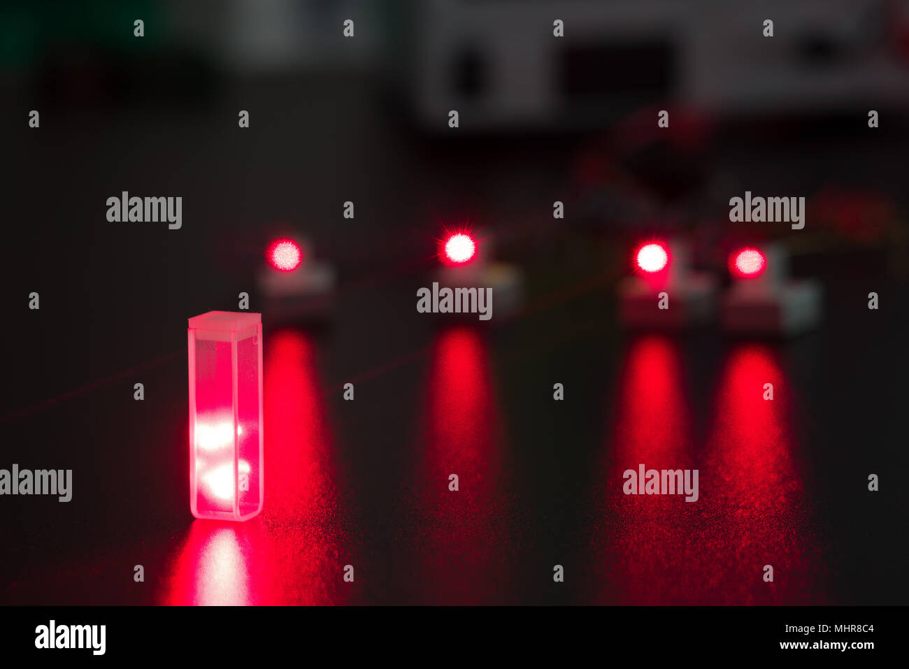 Red laser beam prism hi-res stock photography and images - Alamy