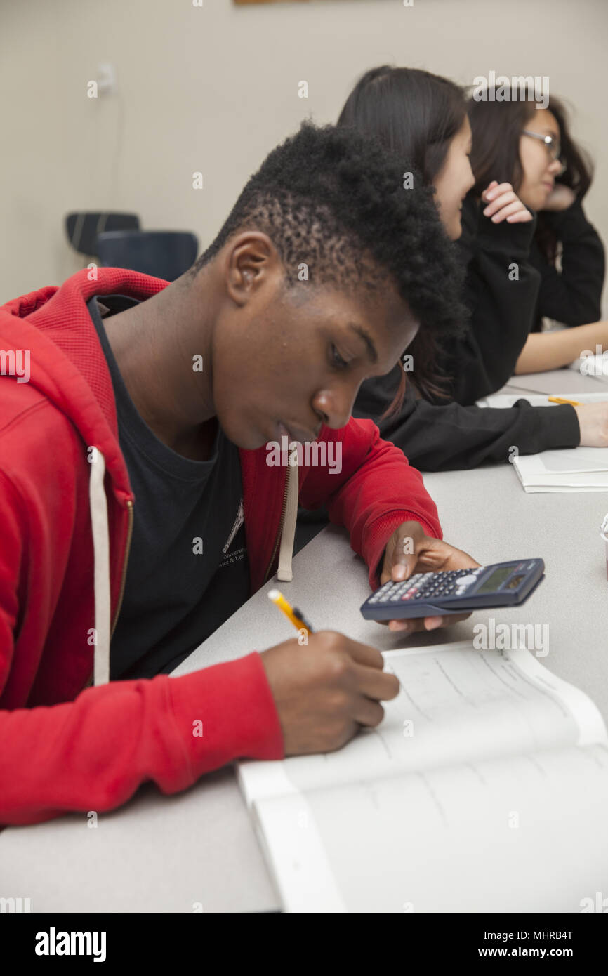 American high school classroom hi-res stock photography and images - Alamy