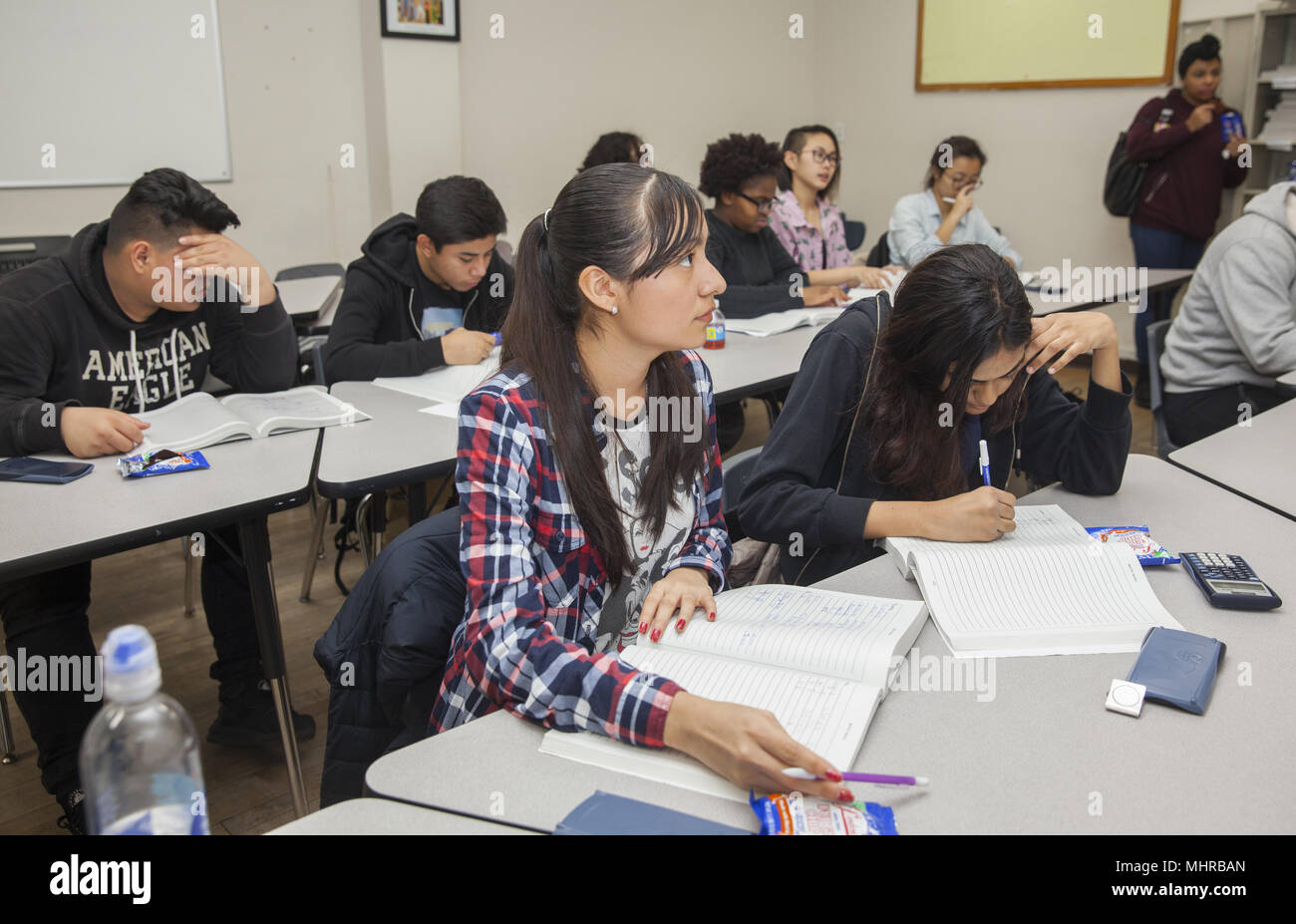 Multi ethnic students classroom hi-res stock photography and images - Alamy