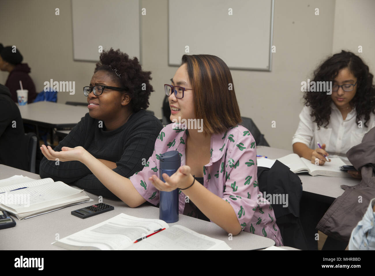 High school class discussion hi-res stock photography and images - Alamy