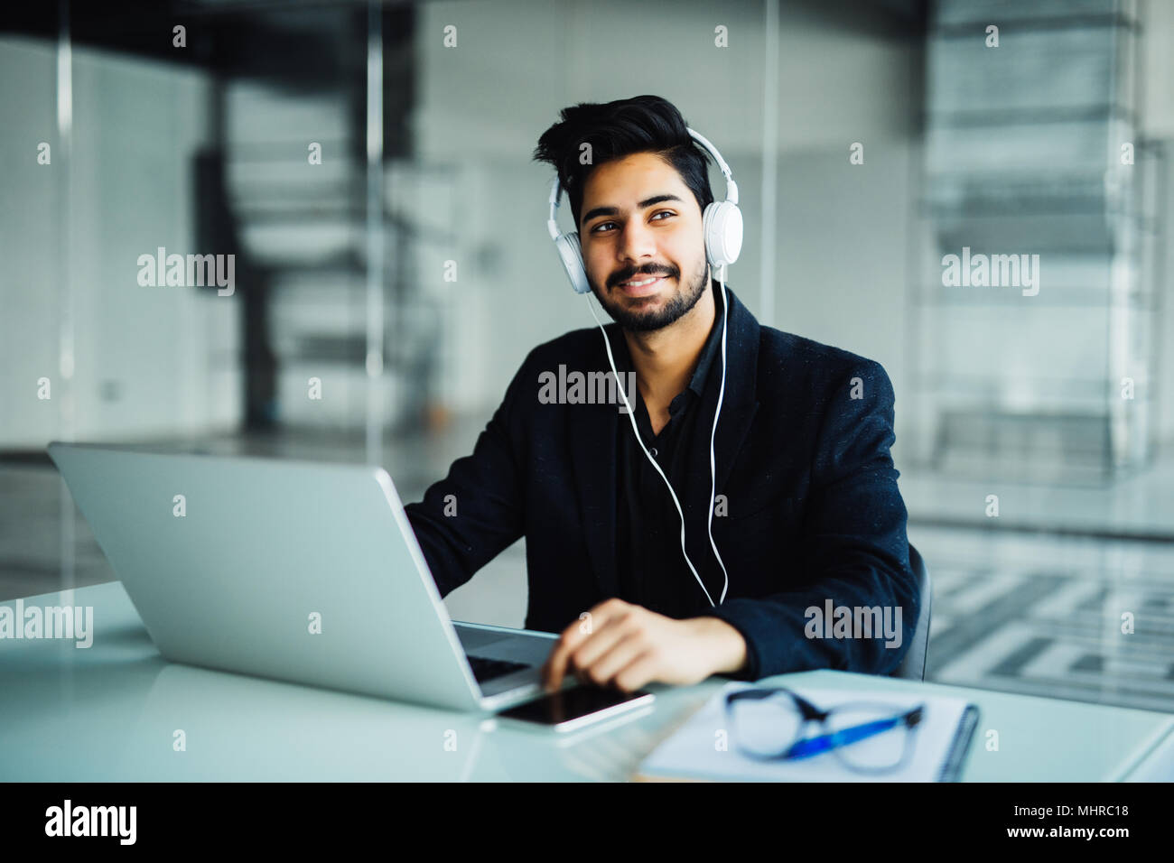 Complaint sales hi-res stock photography and images - Alamy