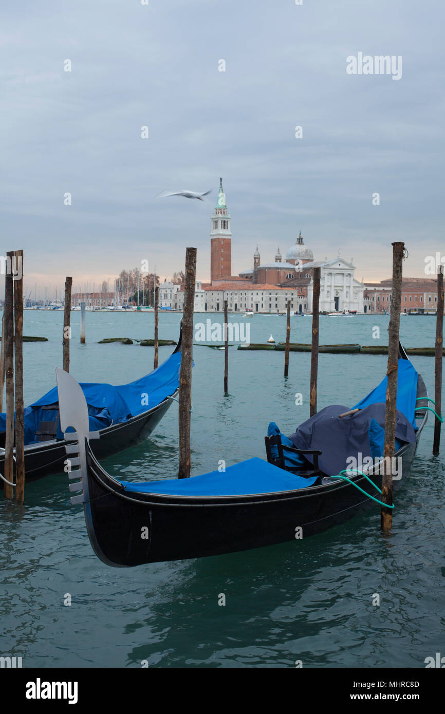 Two gondolas hi-res stock photography and images - Alamy