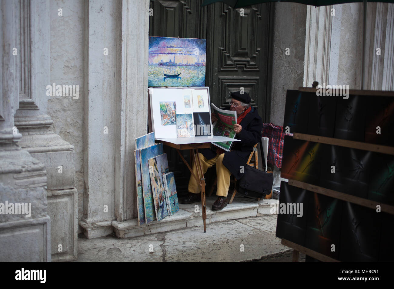 Street artist painter selling art hi-res stock photography and images ...
