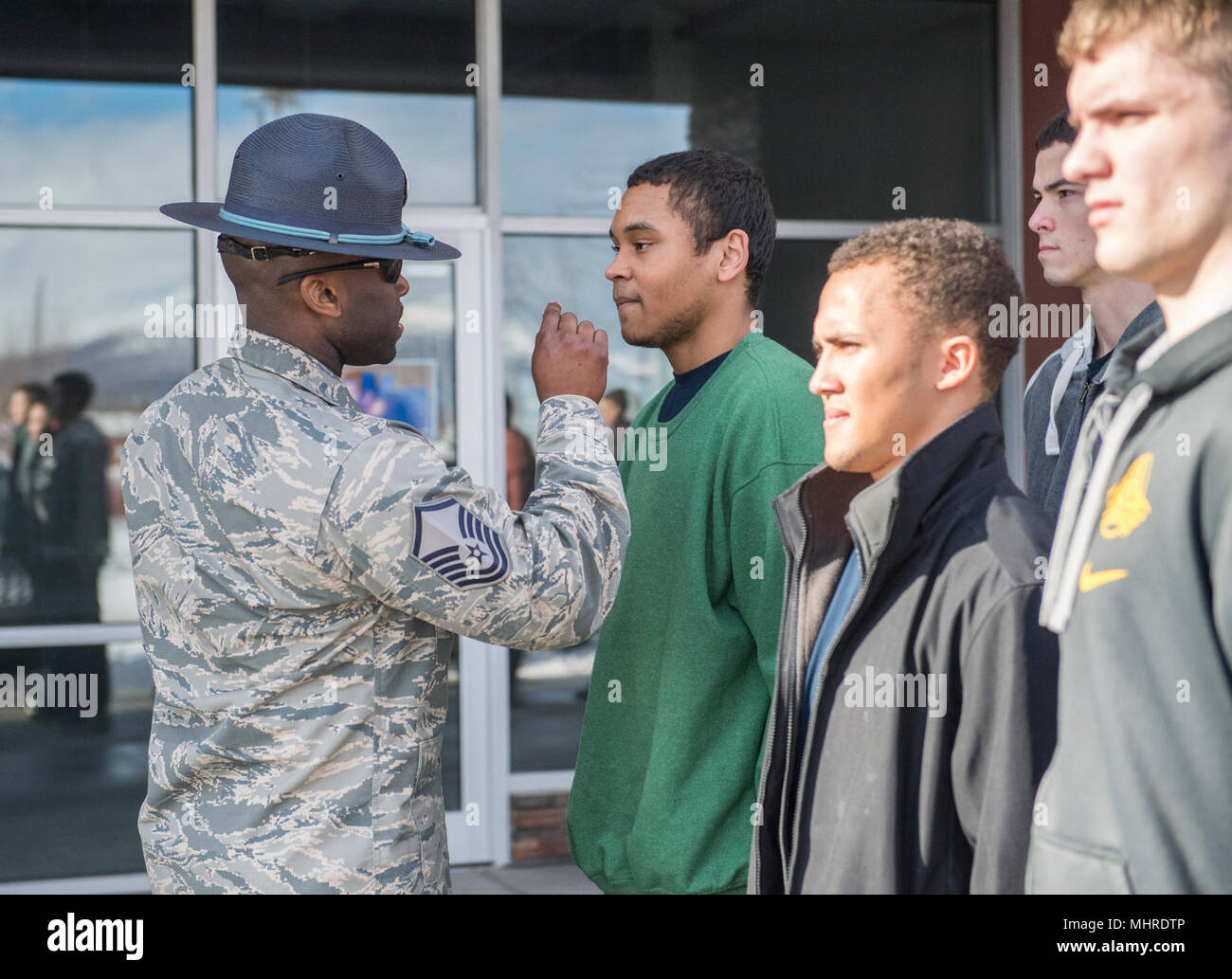 U.S. Air Force Master Sgt. Alonso Blackman, 673d Medical Support ...