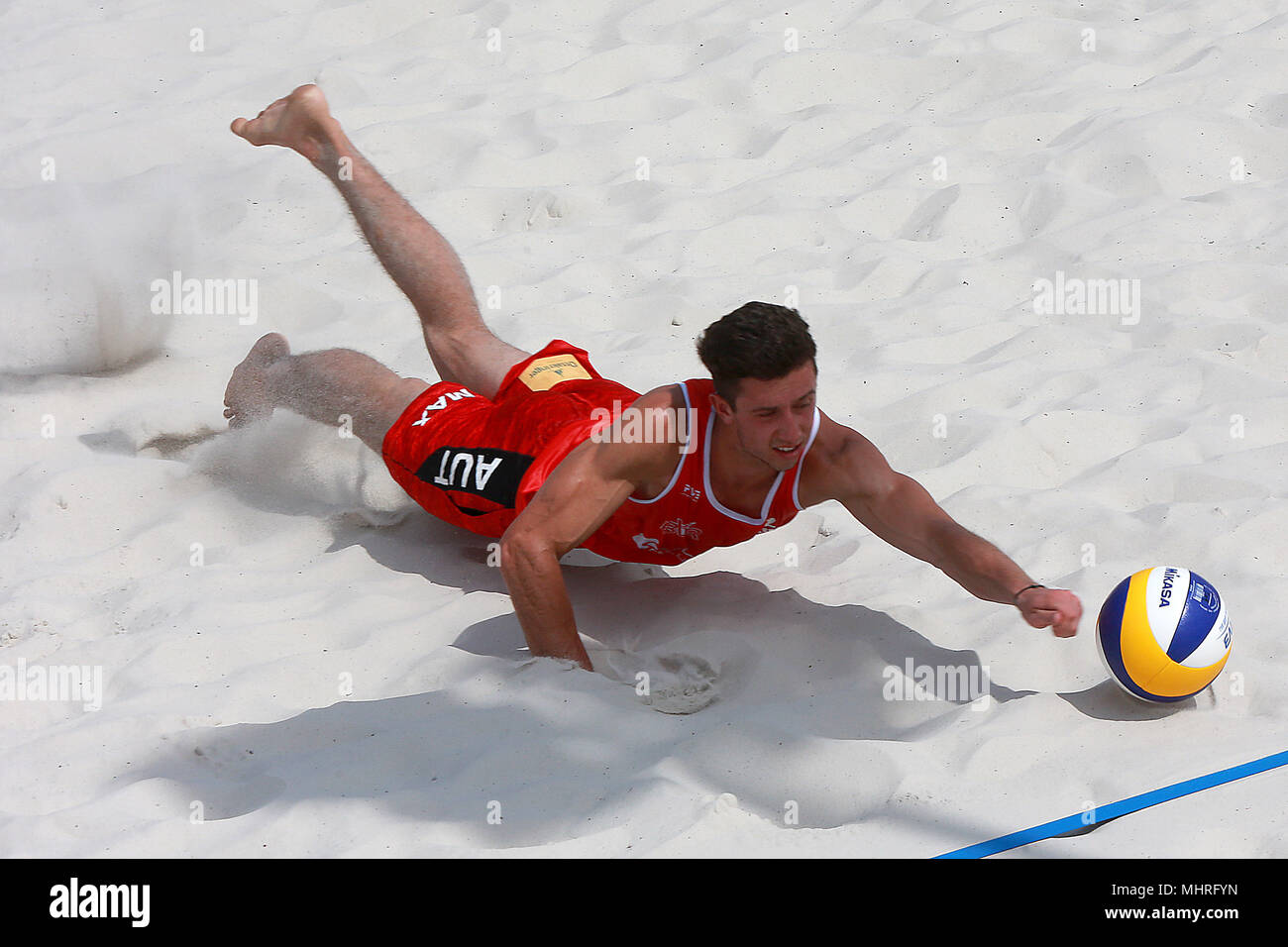 Manila, Philippines. 3rd May, 2018. Maximilian Trummer of Austria dives ...