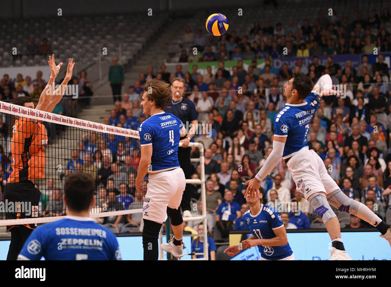 Mens volleyball bundesliga hi-res stock photography and images - Alamy