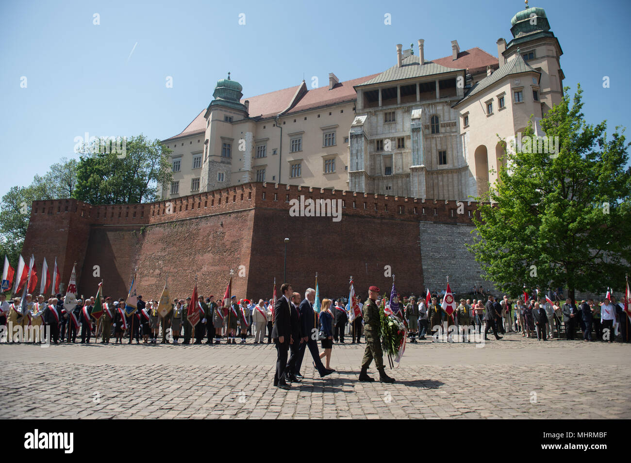 Militaries, citizens and scouts of Poland attend the formal ...