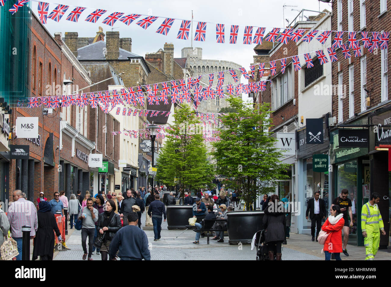 Windsor town centre hi-res stock photography and images - Alamy