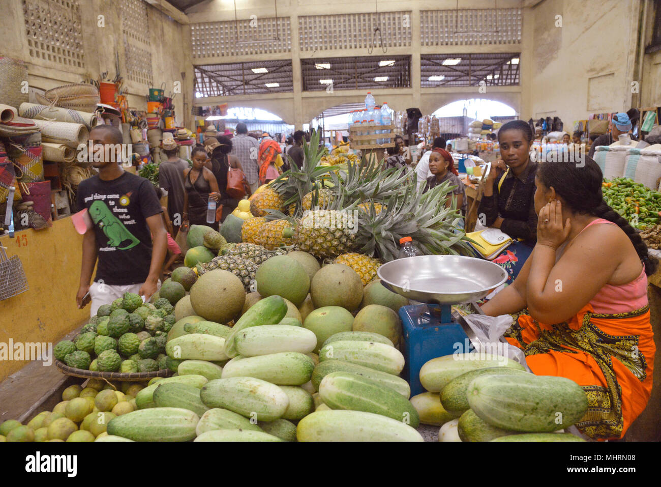 18 January 2018, Madagascar, Andoany: The market in Andoany on the ...