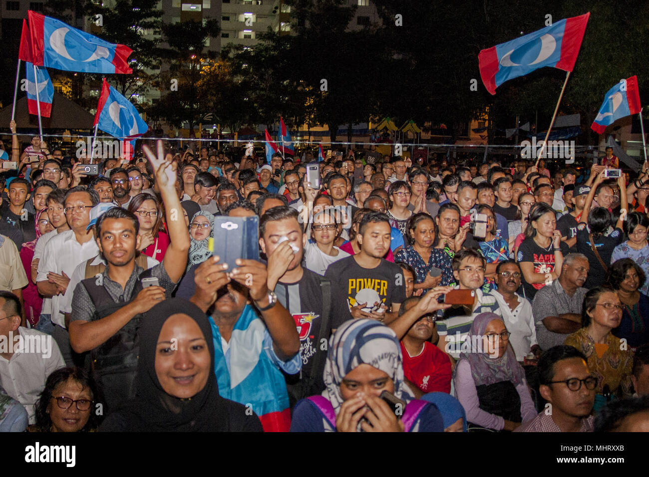 Kuala Lumpur, Malaysia. 3rd May, 2018. Partisans seen reacting during ...